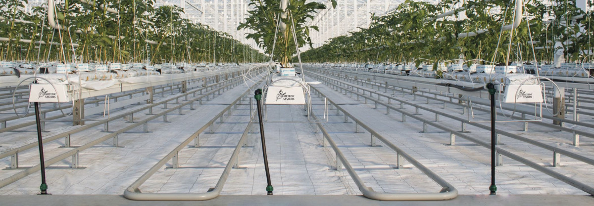 Pipe rail and bay wide supports - Meteor Systems
